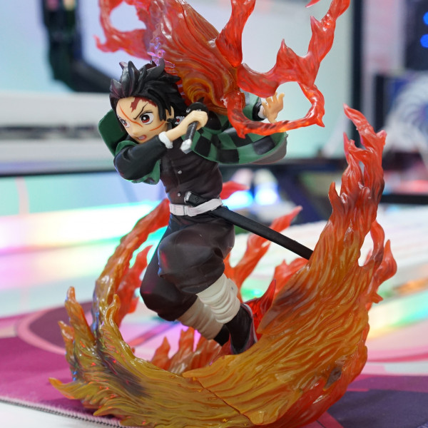 MÔ HÌNH TANJIRO BATTLE FIRE SWORD 22CM