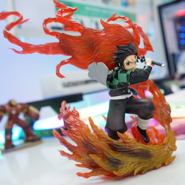 MÔ HÌNH TANJIRO BATTLE FIRE SWORD 22CM
